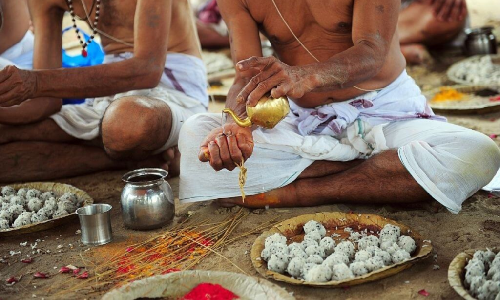 The Spiritual Role of Pind Daan in Hindu Death Rituals